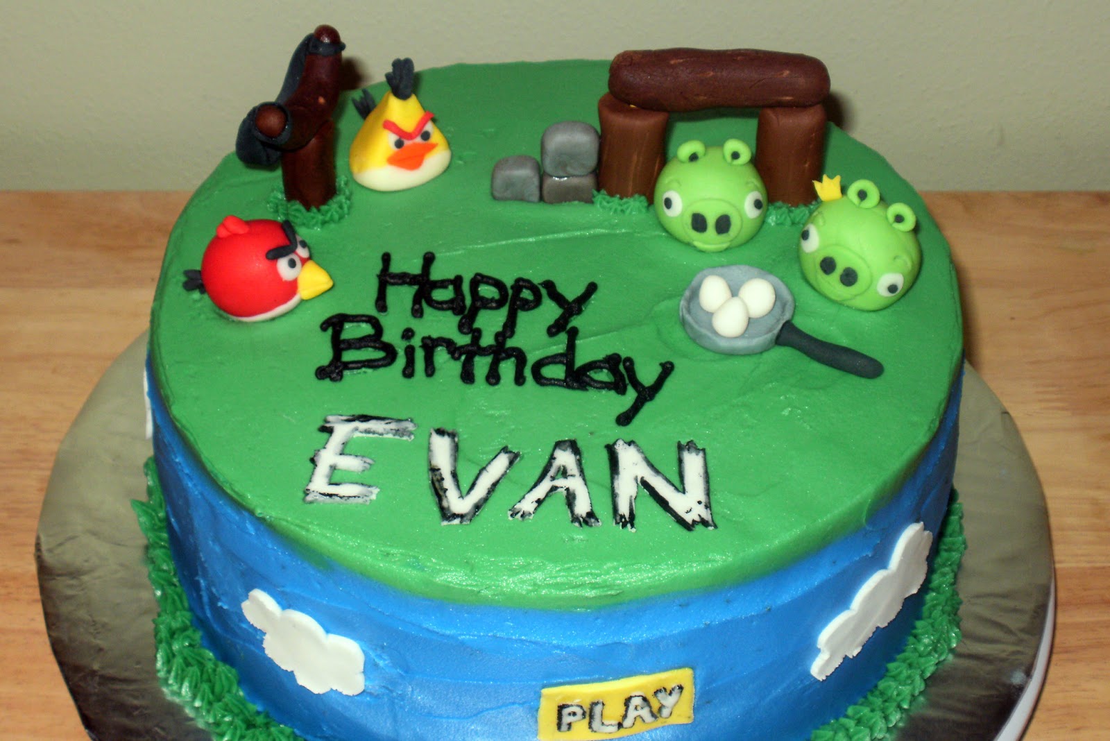 The Many Adventures of a Sunflour Cake Mom: Bawk! It's Angry... Evan!