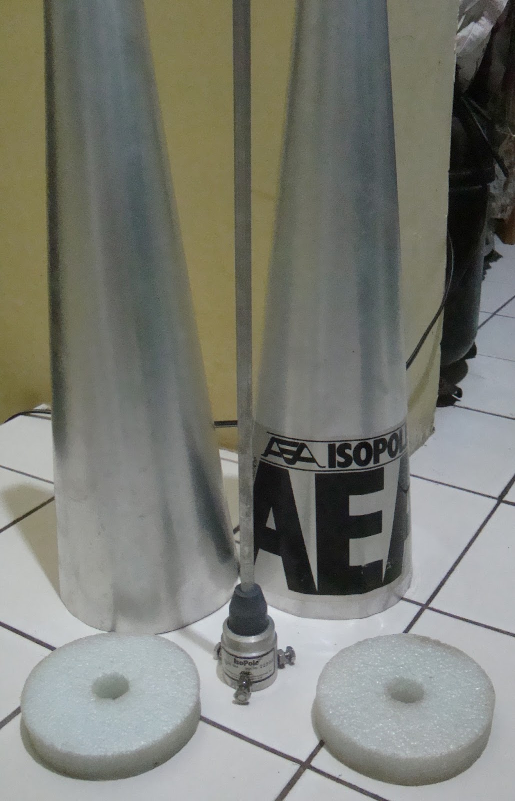 RADIO SELLER: Isopole 144 MHz ( Sold )