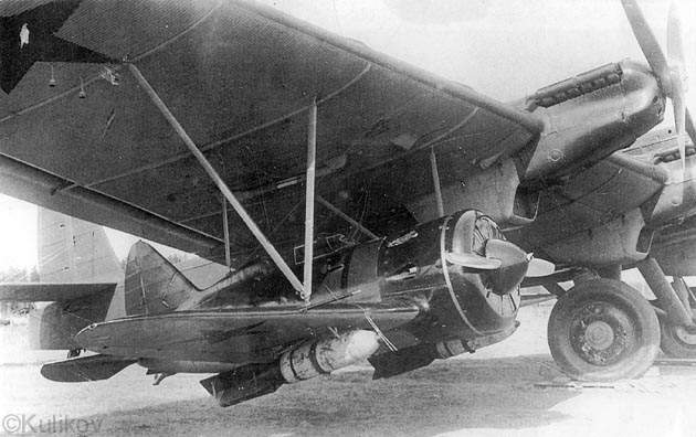 Airplanes in the skies + FAF history: Zveno - SBP