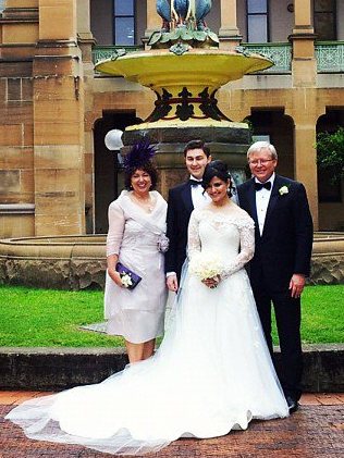 MALAYSIA HARI INI: GEMPAR BERAPI : ZARA SHAFRUDDIN MURTAD SEMATA-MATA ...