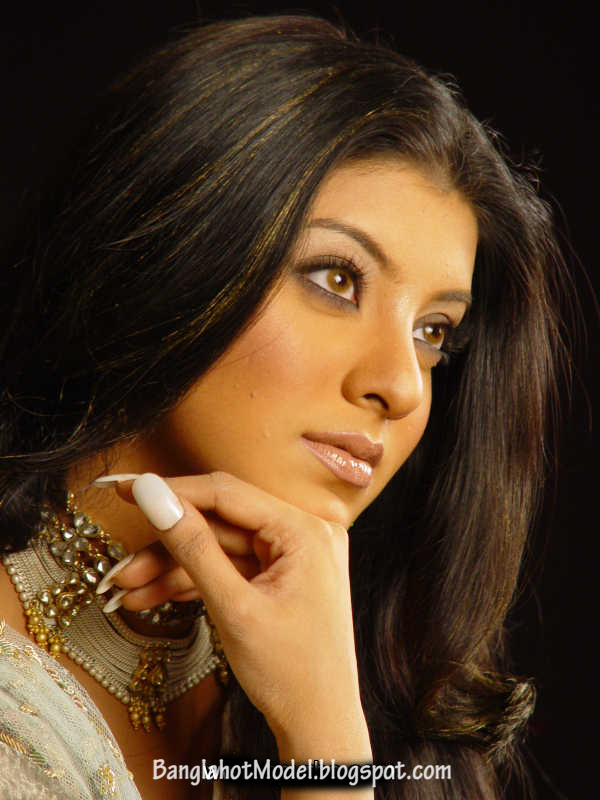 The Super Duper Model Sadia Islam Mou CelebSee BD CelebSee