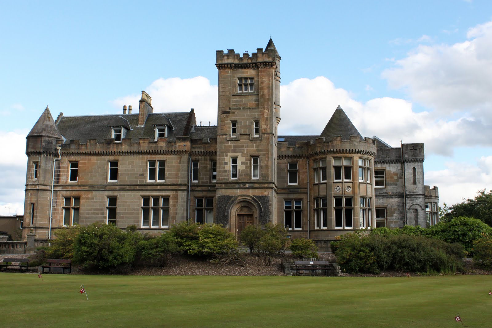 Summer in Scotland: Day 5: First Day of Classes