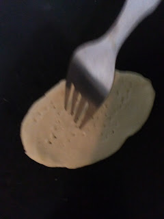 Ghar Ka Khana: Sweet mathri,(JIBE GOJA)