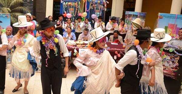 Mejor Destino: Ecuador cultura y tradición. : La fiesta de comadres y ...