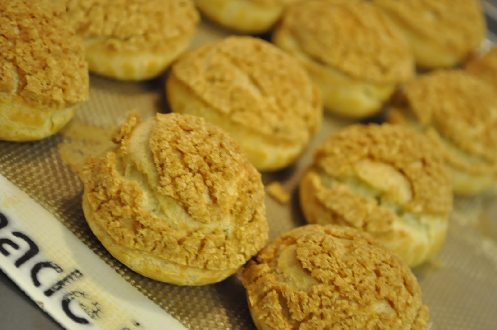 The Food Groupie Club: Bouchon Cream Puffs (Pate A Choux)