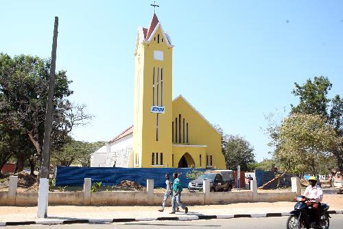 OS ÚLTIMOS NO LESTE - A RETIRADA DE ANGOLA - 1975: A HISTÓRIA DA CIDADE ...