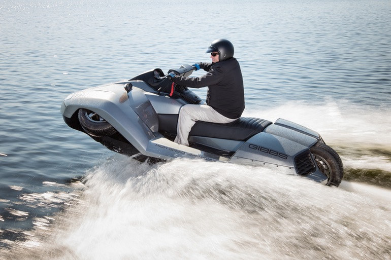 Sepeda Motor Amfibi High Speed Gibbs: Melaju Diatas Danau Dan Tanah ...