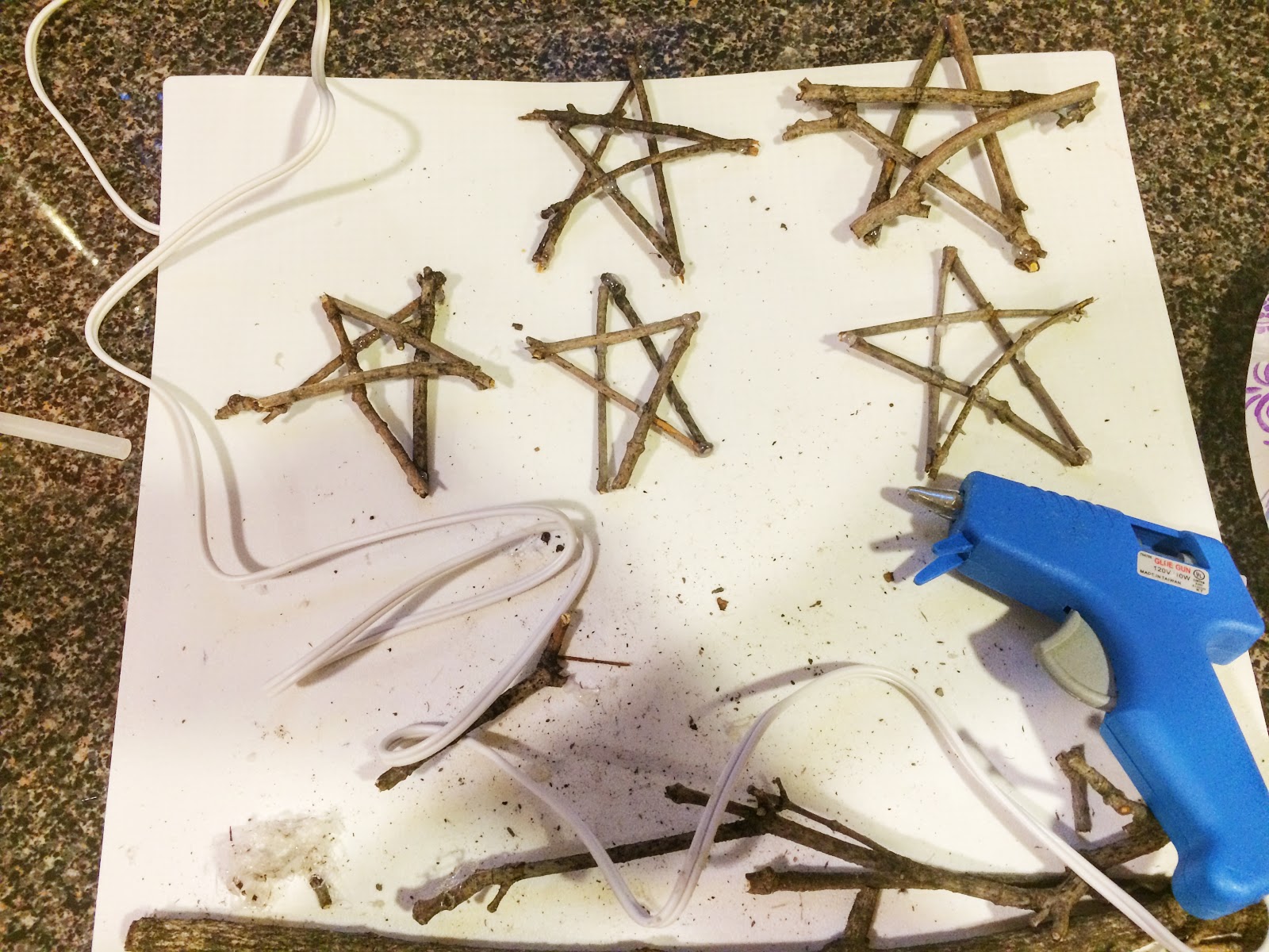 Our Beautifully Messy House : DIY Rustic Spinning Stars