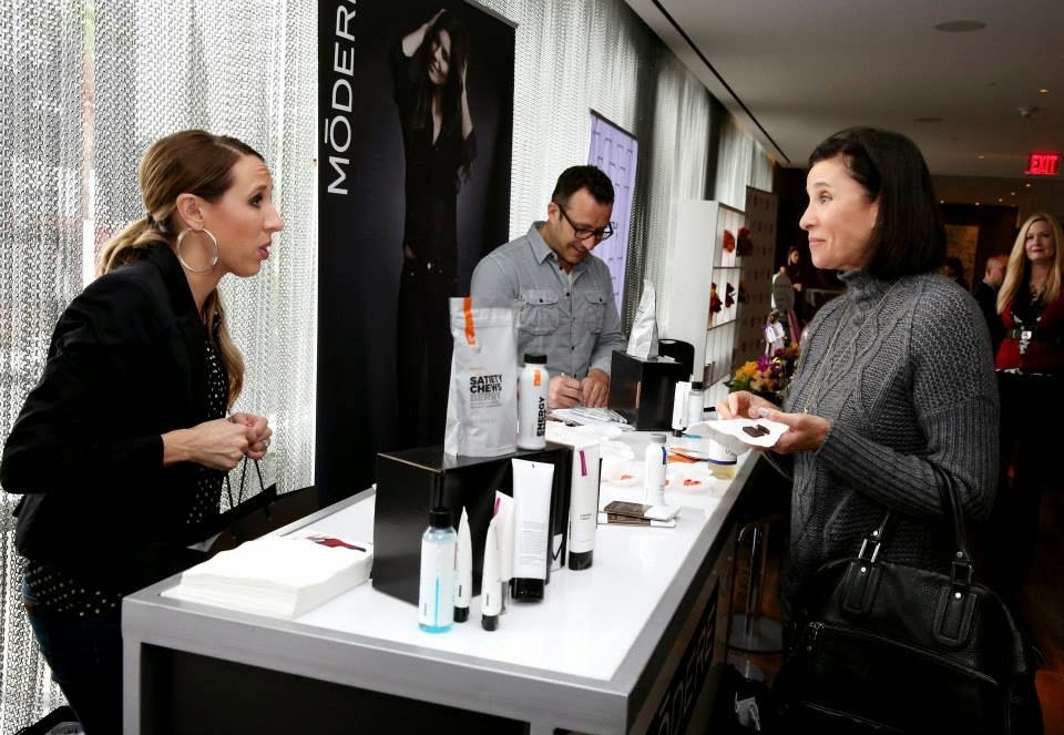 Social Retail: Celebs Experience Modere Products Before Oscars