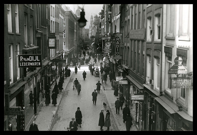 Before the 1940 Bombing: 82 Incredible Photos Document Everyday Life in ...