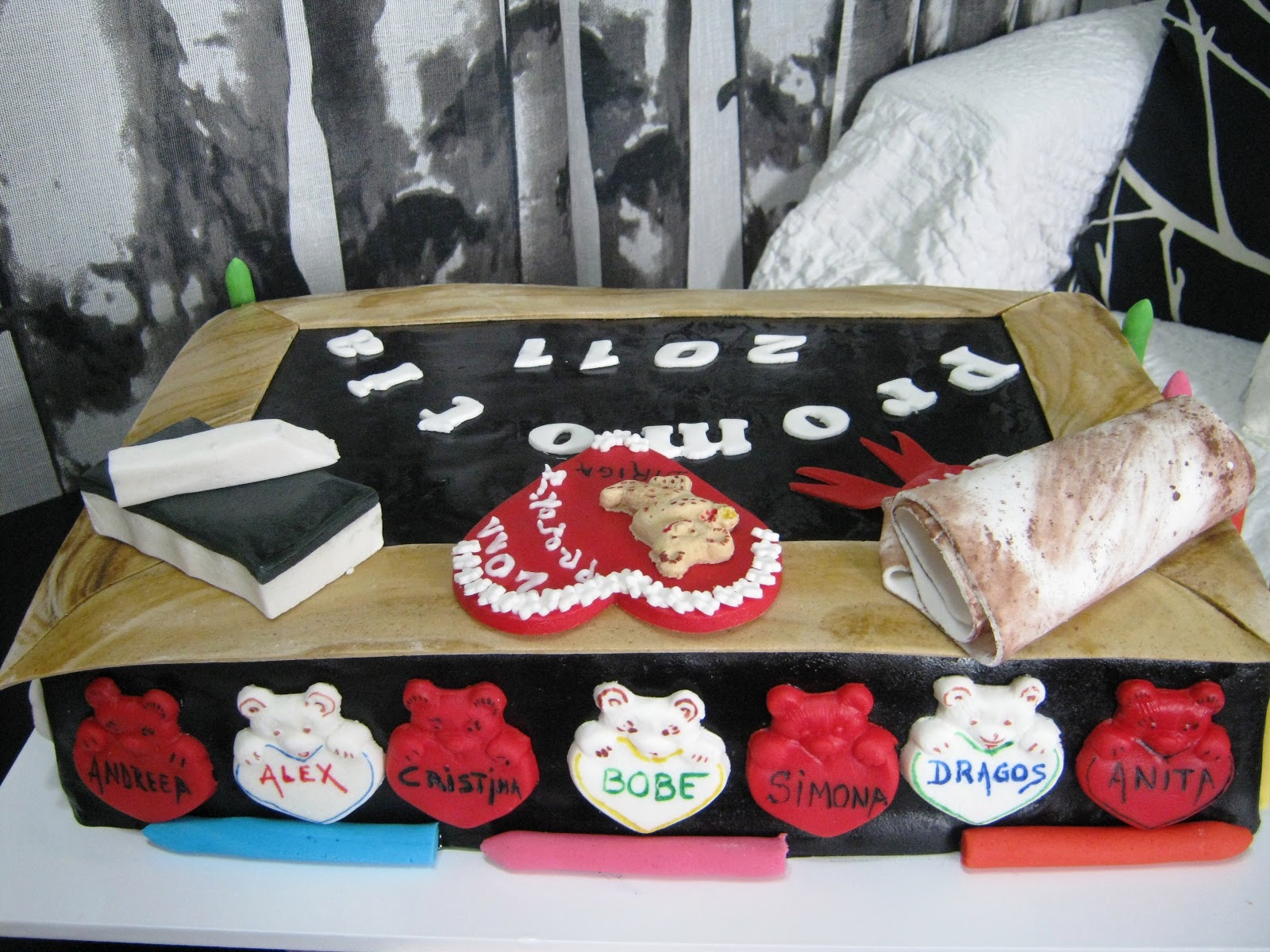 COMANDA TORT BUCURESTI: Tort absolvire clasa a VIIIa