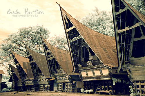 Esther: RUMAH GORGA ADALAH RUMAH BANGSA BATAK