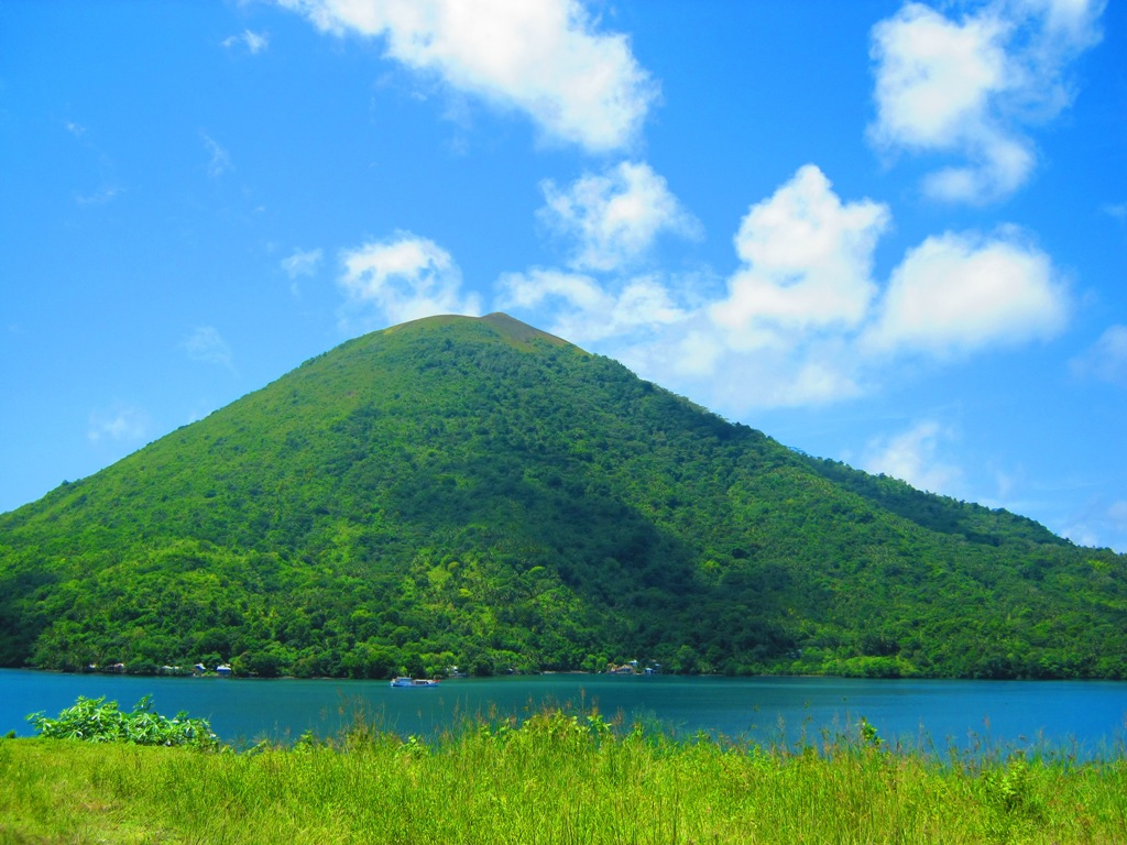 Pulau Gunung Api Banda, Maluku