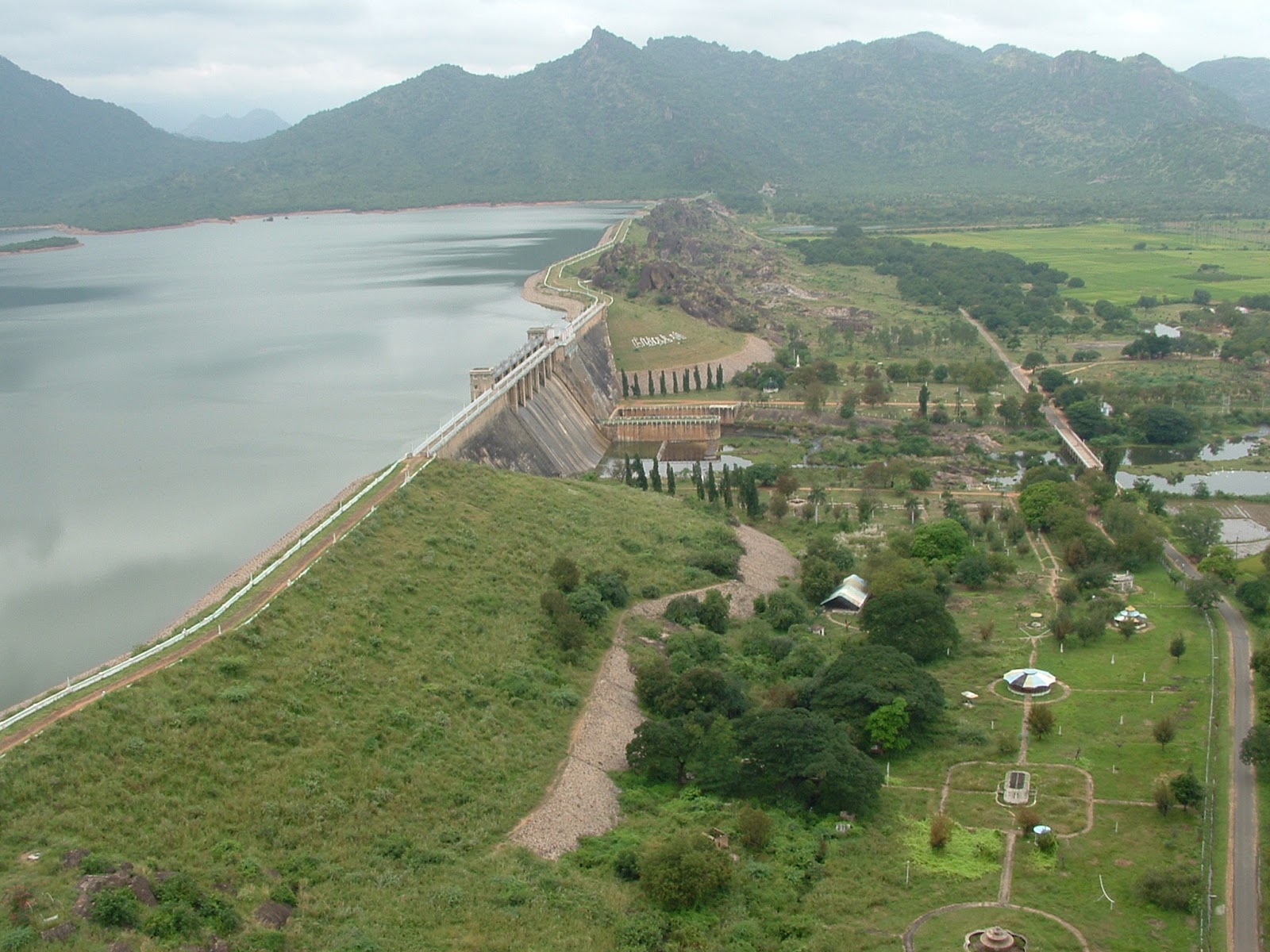 Tamilnadu Tourism: Manimuthar Dam, Kallidaikurichi