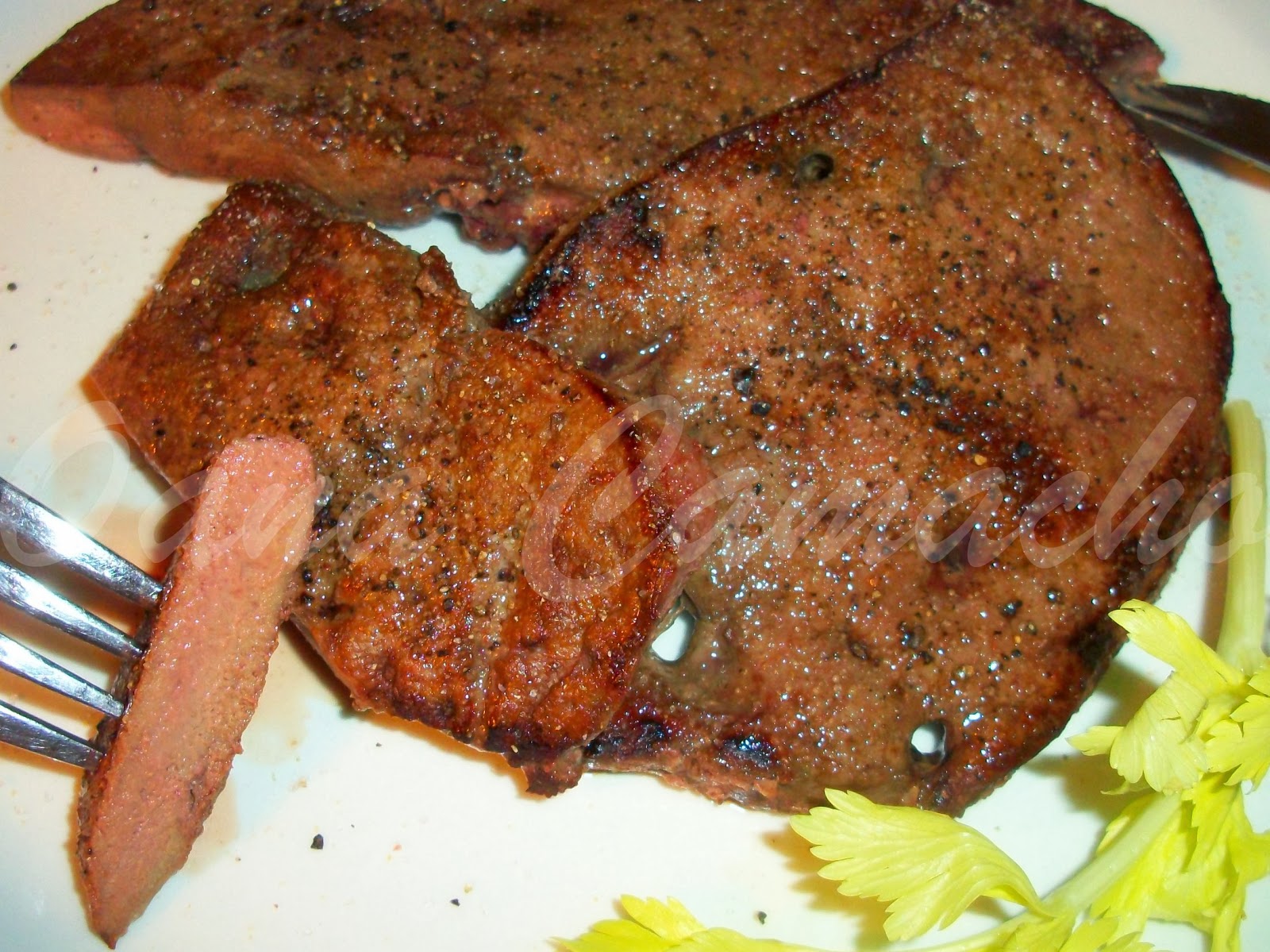 Cooking with love ! : Ficat de vita la tigaie ( Beef Liver Steak )