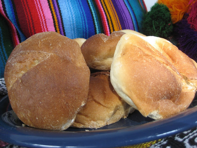 Living Rootless: Antigua, Guatemala: Yogurt and Bread