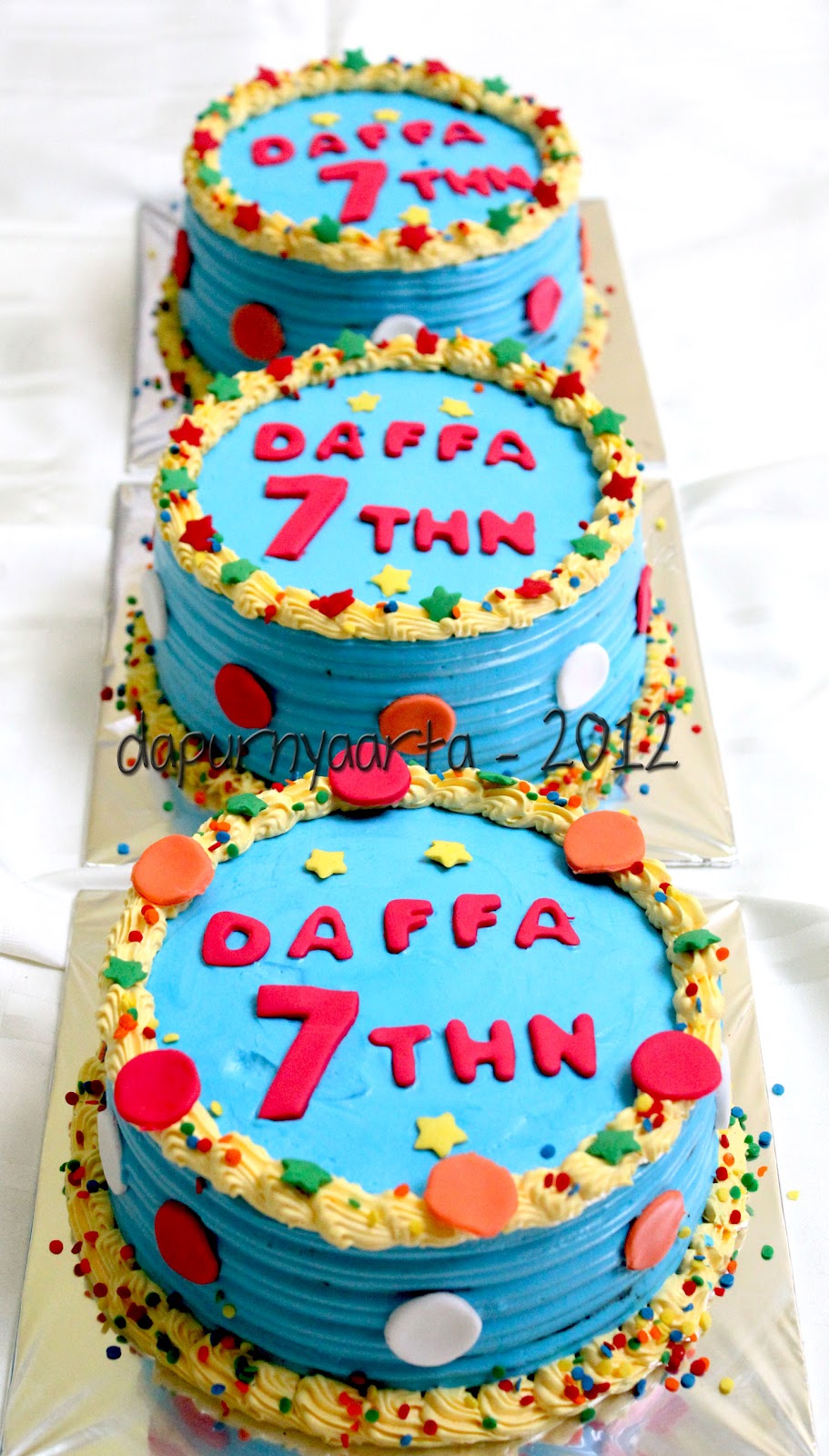 Dapurnya Arta: Angry Bird Cake and Cookies for Daffa