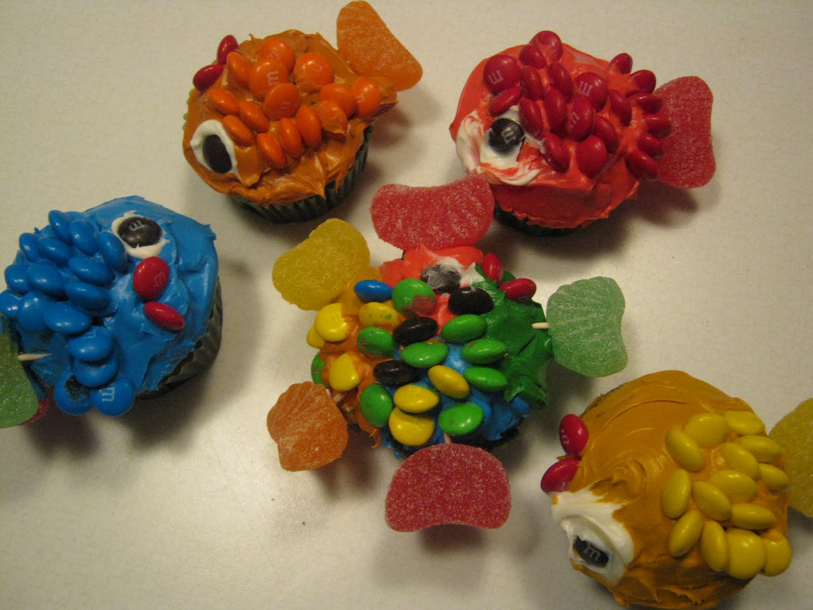 Holy Hannah's: Fish Cupcakes