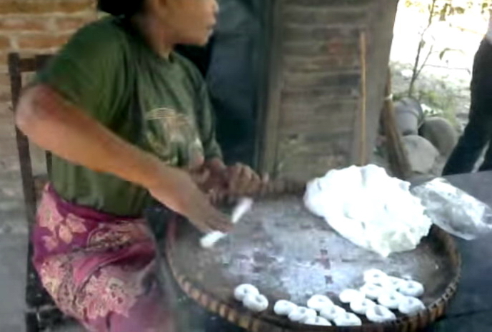 WISATA KULINER KHAS PURWOREJO - KAWAN KURNIA TOUR TRAVEL