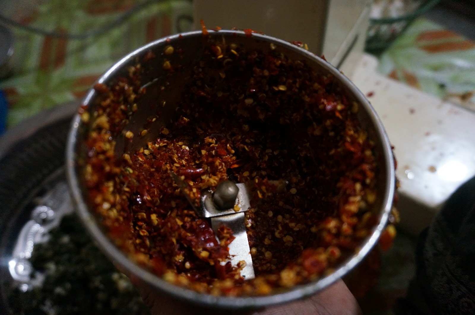 selfshowcase: Karvepaku or Karipatha pachadi/Curry leaf pickle