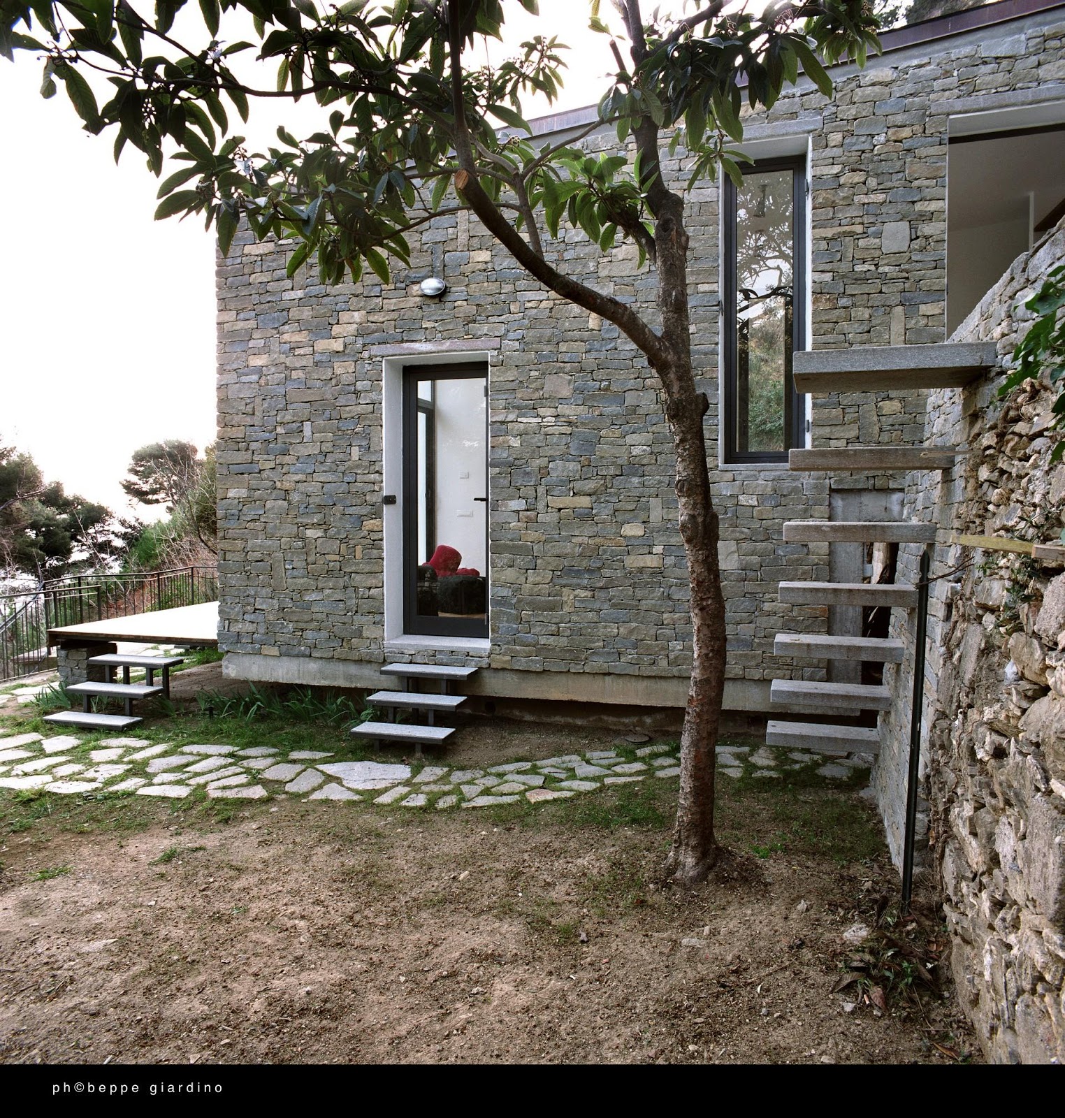 Tiny Italian Villa [ TINY HOUSE TOWN ]