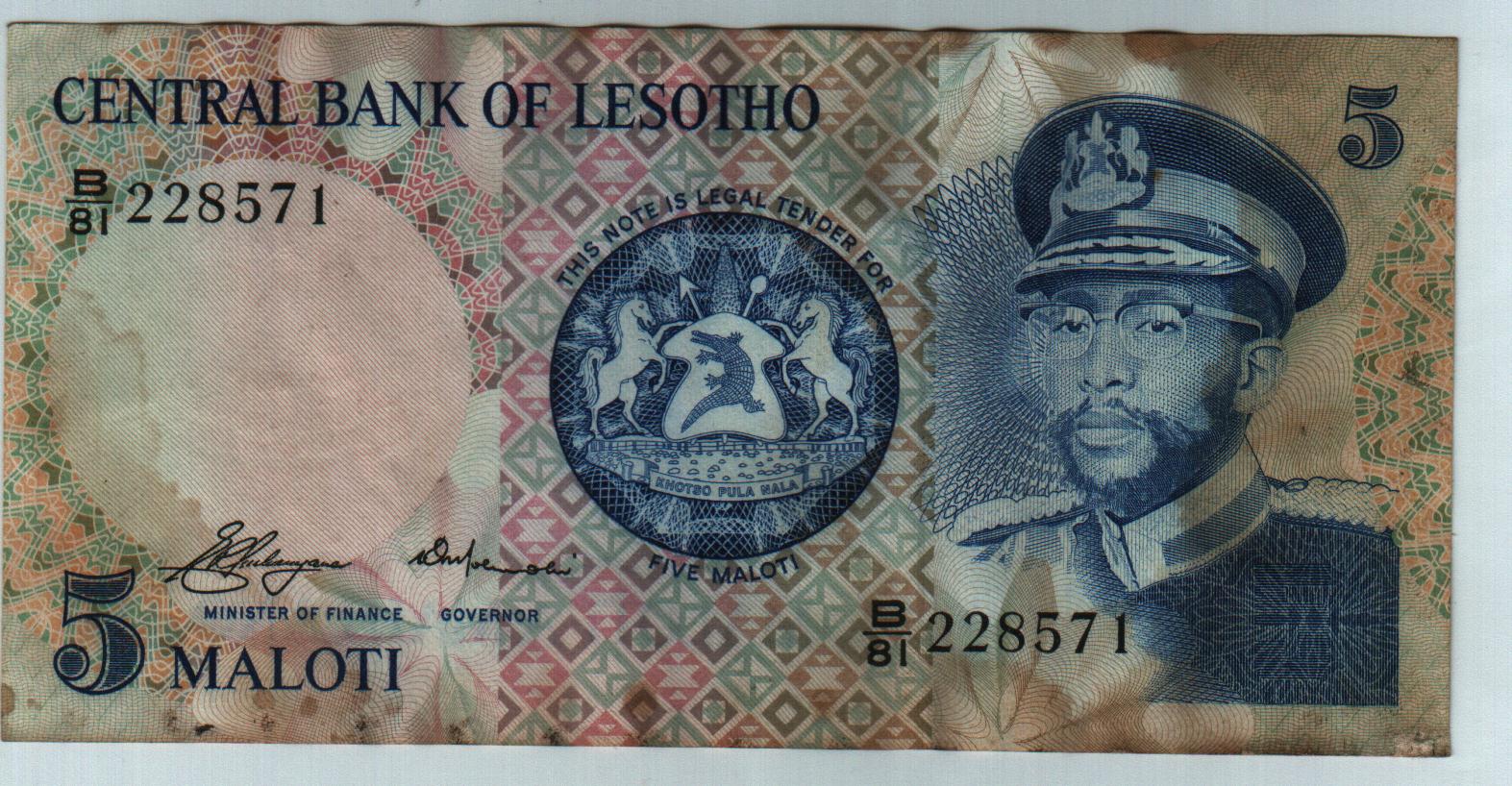 The private collection of banknotes from around the countries in the ...