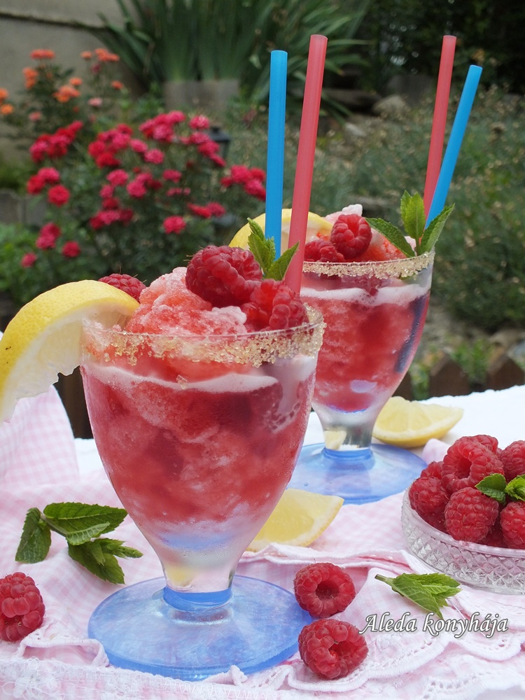 Aleda konyhája: Málnás jégkása