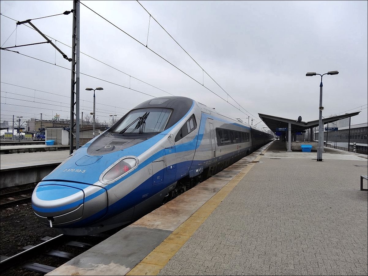 Pociągi służbowe Pendolino na stacji Warszawa Wschodnia | Torowy