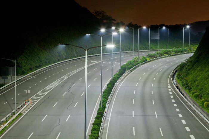Living Green With LED Lighting World: LED highway lighting project in ...