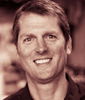 Quick Book Reviews: “A Curious Man” by Neal Thompson – Living as an Oddity