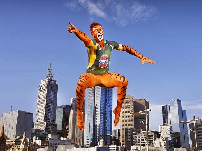 Roving Performers Australia: Airbrush Body painting in Sydney: Air ...