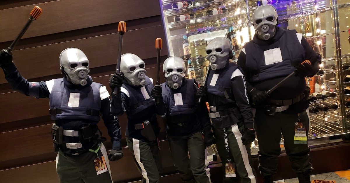 Combine Metro Cop (Half-Life 2) Part 2: Weapons and Accessories ...