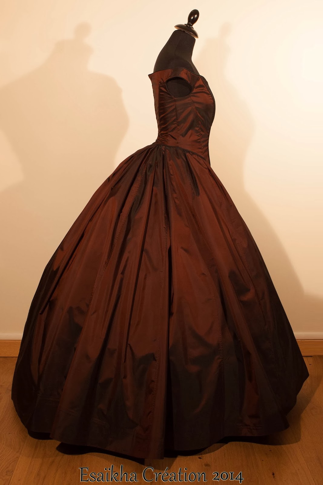 L'Atelier d'Esaïkha Création: XIXe : Robe à crinoline elliptique ...