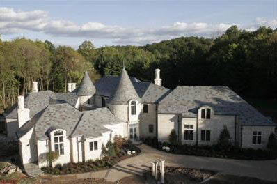 Benny Hinn admite estar endeudado y pide ayuda a los fieles