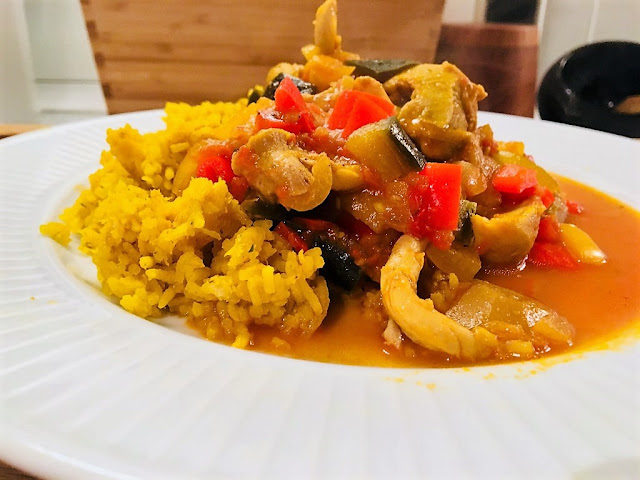 Saras madunivers: Indisk Kardemommekylling med lime og krydrede ris med linser.