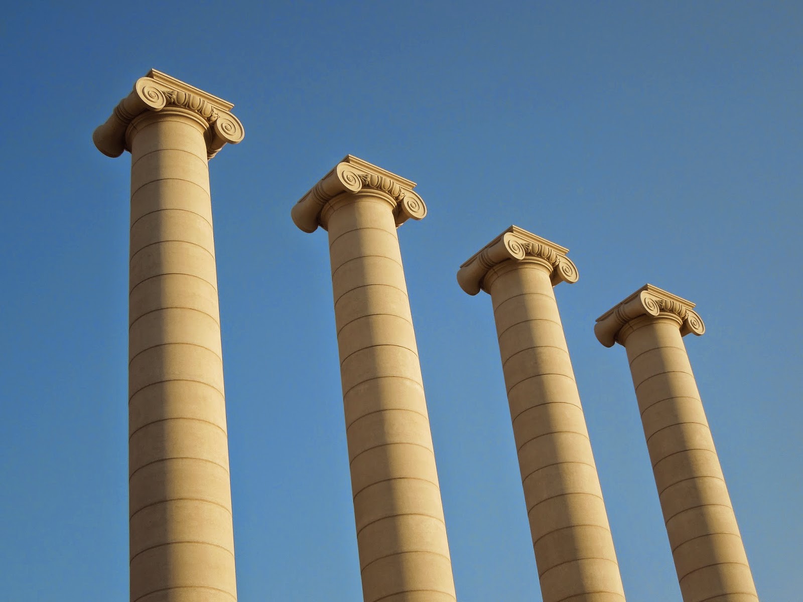 Montse Fotoblog: Cuatro columnas