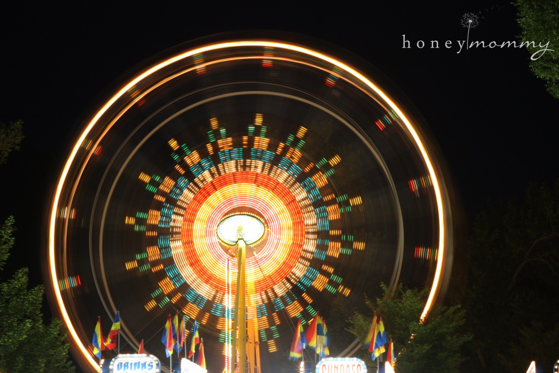 Honey Mommy: Ferris Wheel Light Show