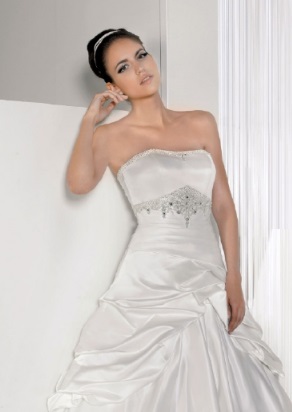 Una novia diferente: Vestidos bordados de plata y cristal, Camila Elbaz ...