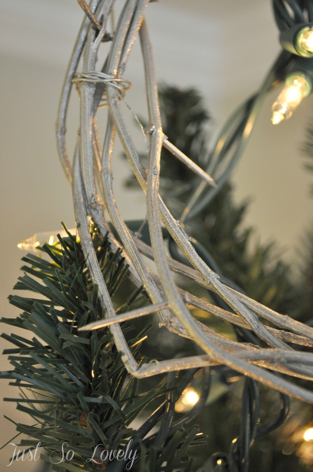 Just So Lovely: Crown of Thorns Tree Topper