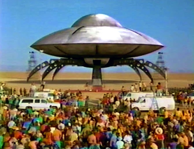 13: MARS ATTACKS! / Tim Burton Productions - 1996