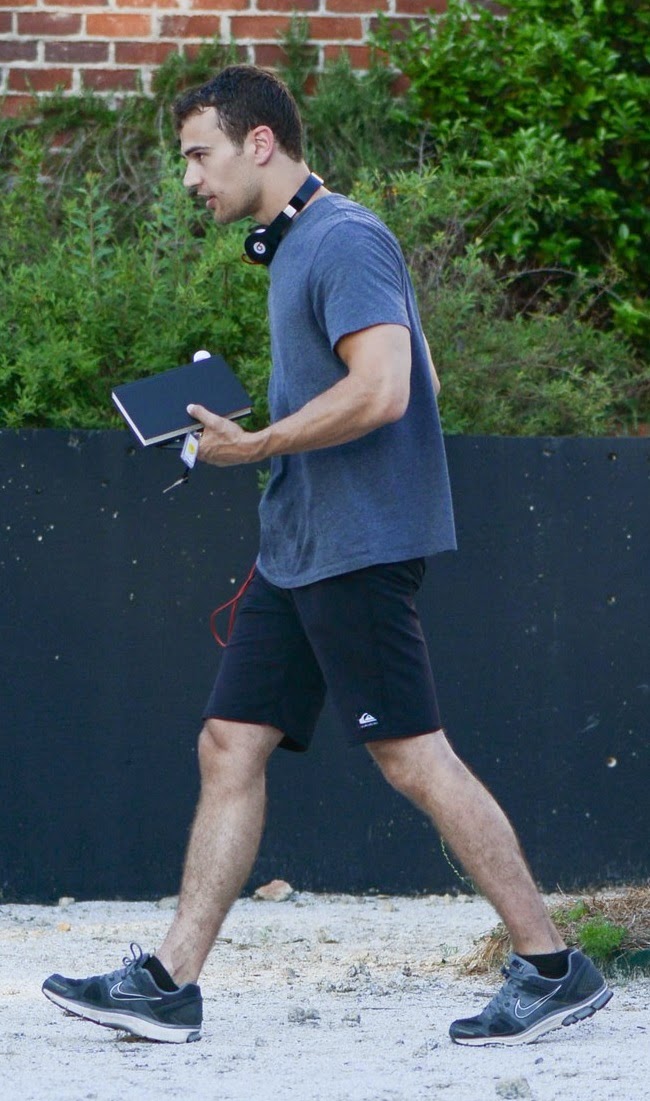 VJBrendan.com: Out & About: Theo James Working Out in Atlanta