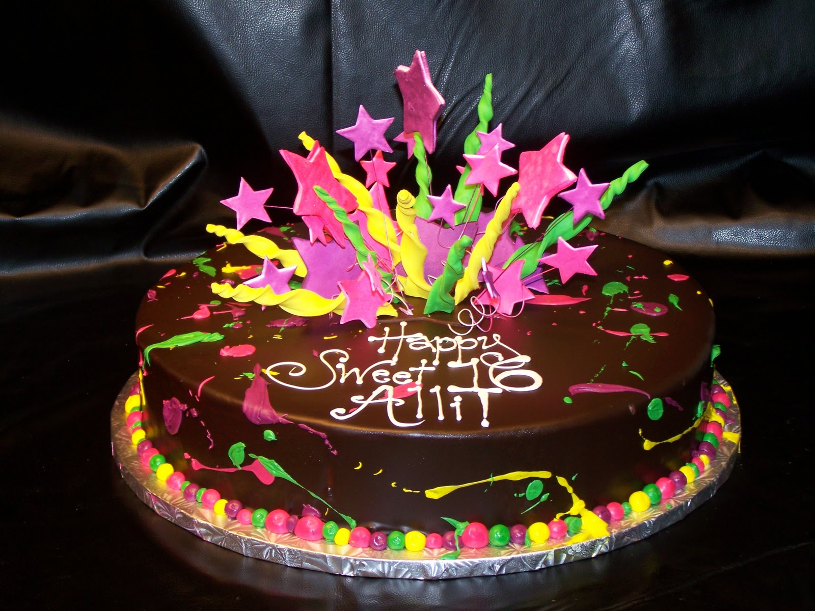 Dessert Works Bakery: It's all about the NEON!