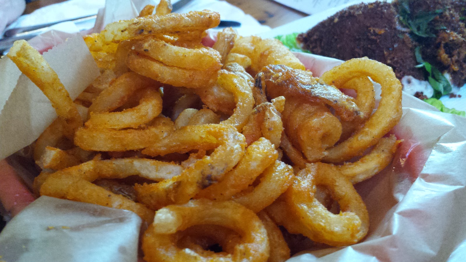 Gibby's French Fry Report: Mews Tavern - Wakefield RI