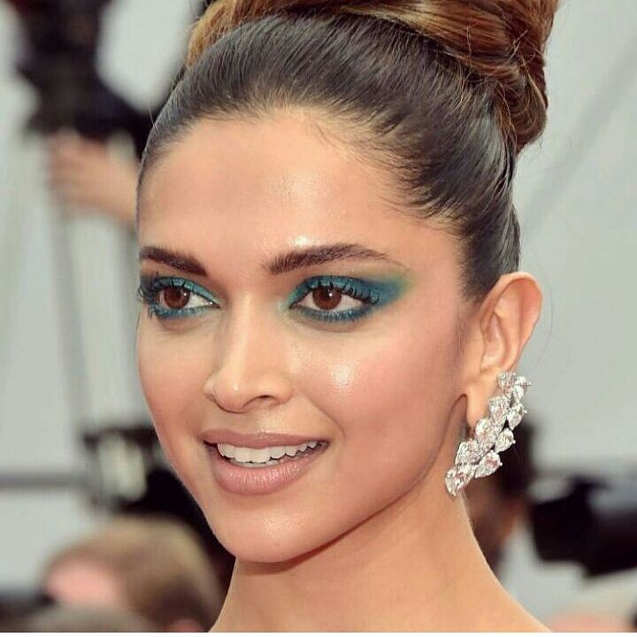 My OBSESSion: Deepika Padukone's Cannes 2017 Makeup look | Green Smokey ...