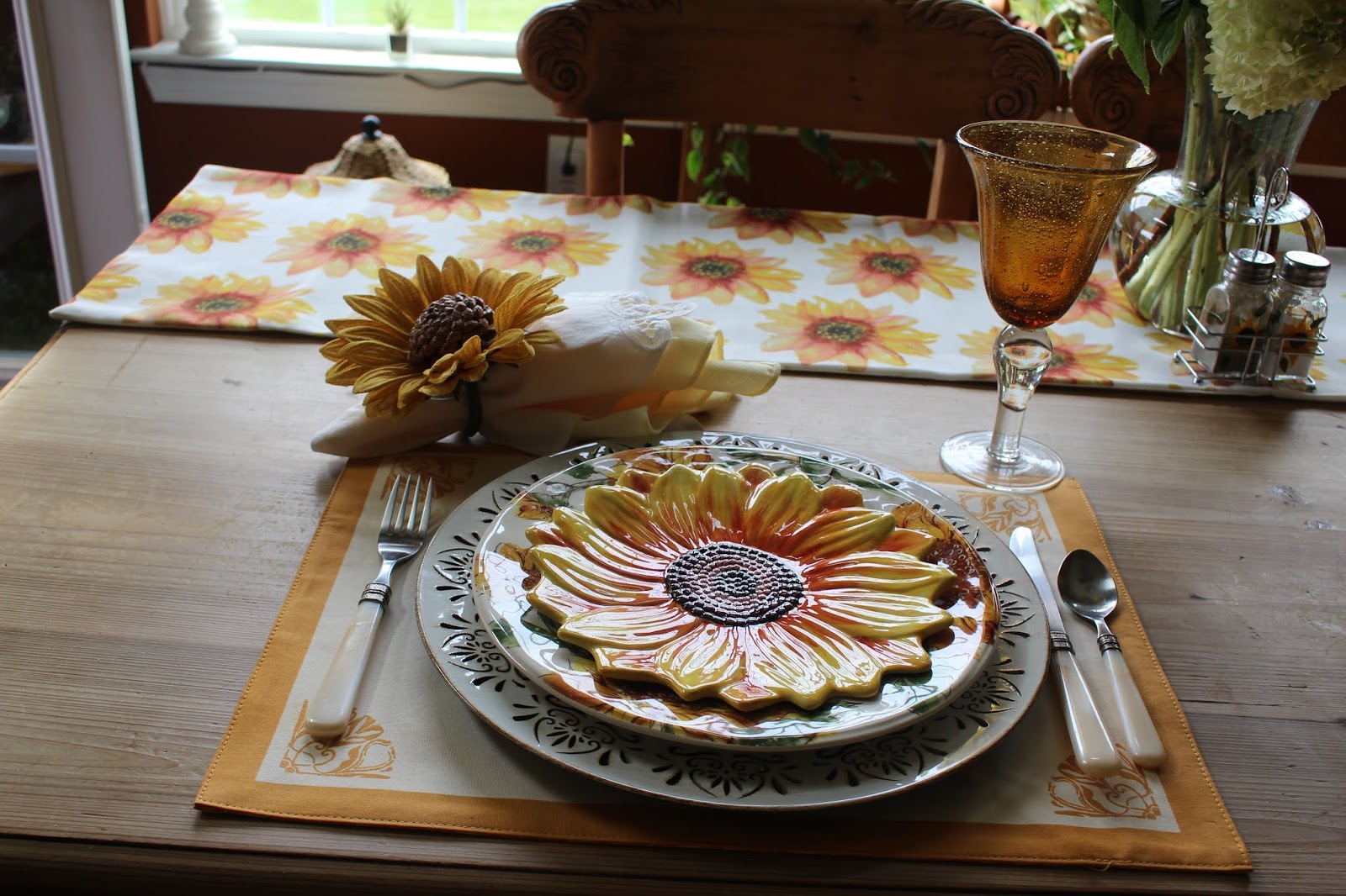 Designs by Pinky: Happy Sunflowers at the Table