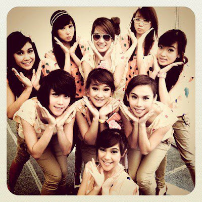CherryBelle Indonesia: Cherrybelle Lirik Dunia Akting