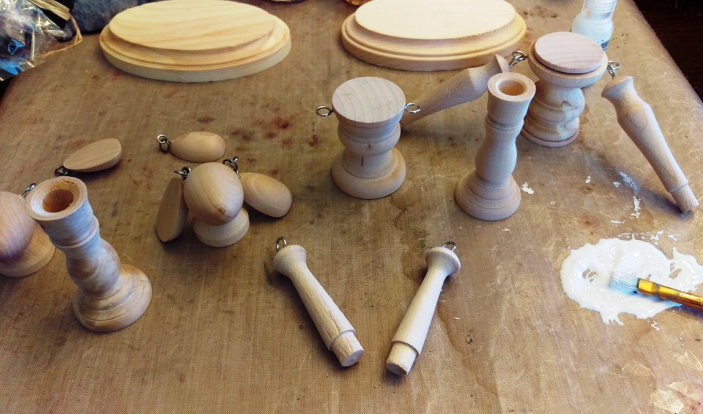 The Artful Maven: Mr. and Mrs. Easter Bunny Wooden Dolls