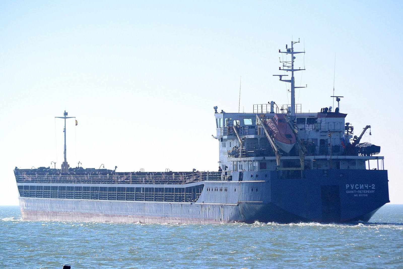 BUQUES MERCANTES A SU PASO POR SANLUCAR DE BARRAMEDA: RUSICH-2