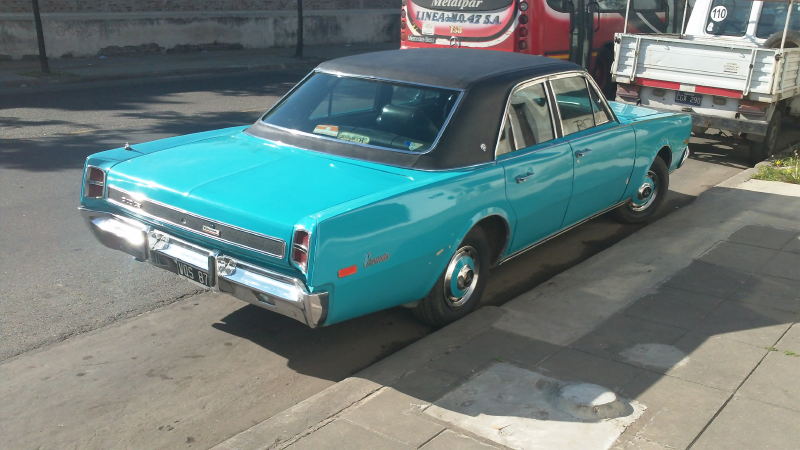 Autos color turquesa - Nazareth Black