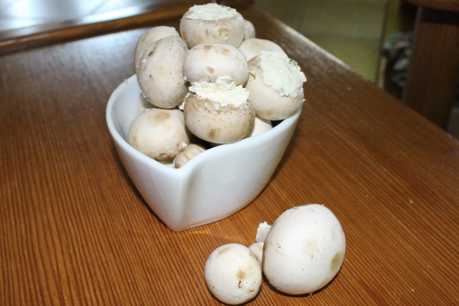 Délices d'une novice: Macarons de champignons farcis au fromage frais